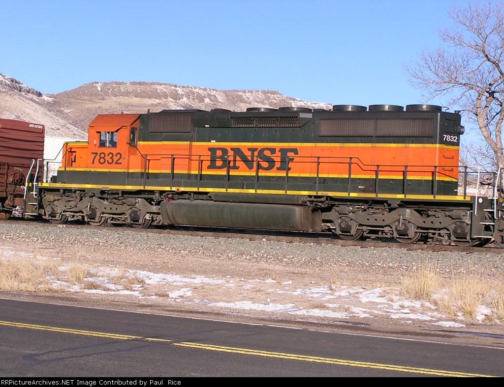 BNSF 7832